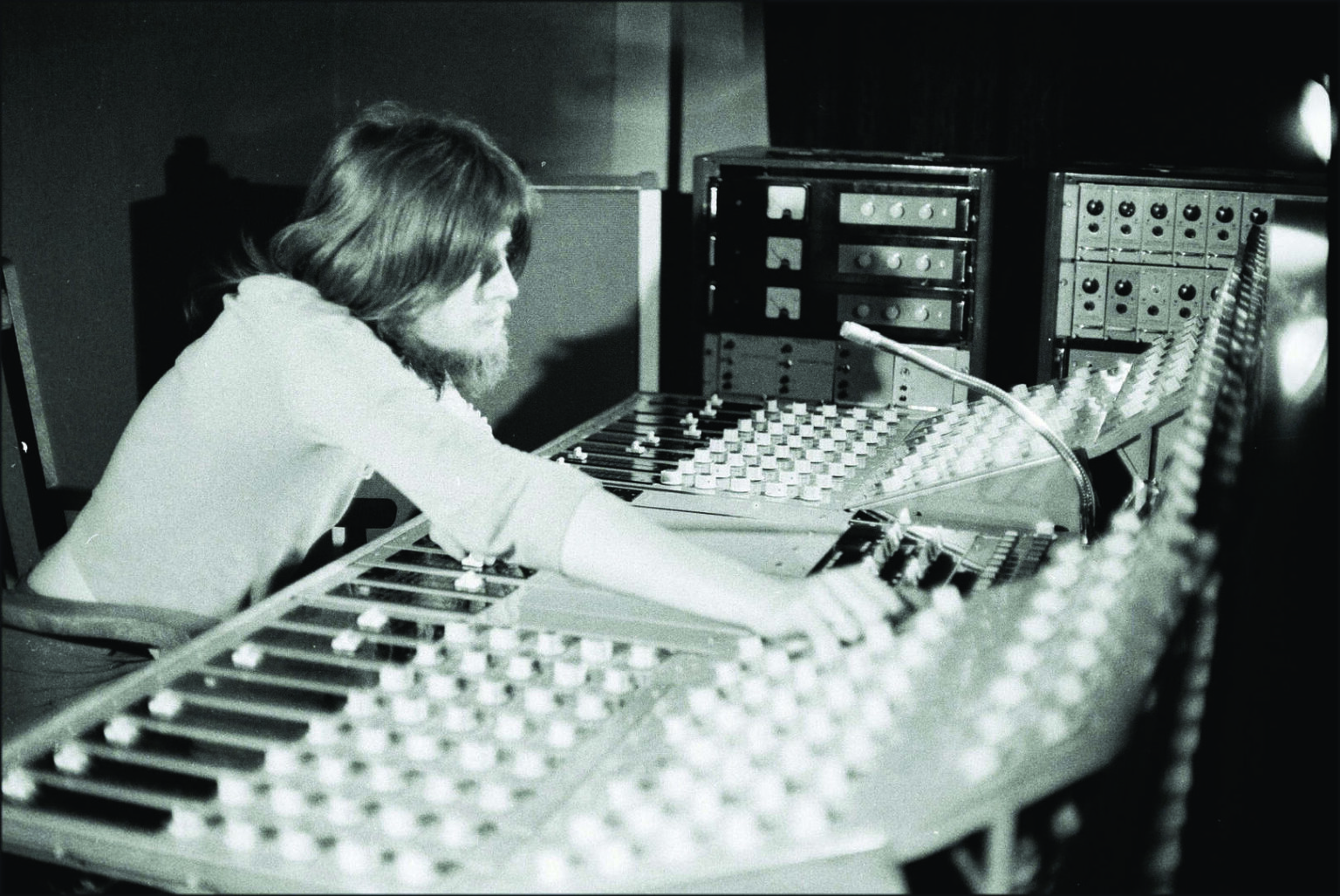 Tom Newman: The Architect Behind Tubular Bells - The Strange Brew